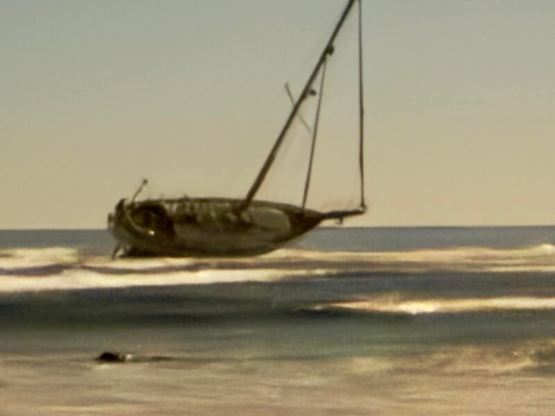 Rough seas threaten stranded yacht after failed tide bid